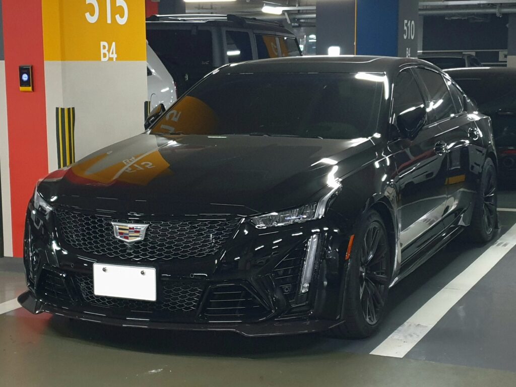 The 2025 Cadillac CT5-V Blackwing: A Roaring V-8 in an Electrified Era ...